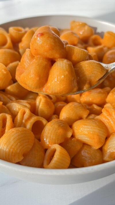 Copycat Carbone Spicy Rigatoni - The Modern Nonna